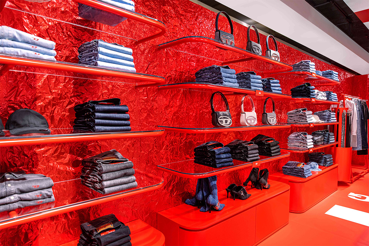 DIESEL迎来品牌45周年 全港最大限定店現已開幕 – Harbour City